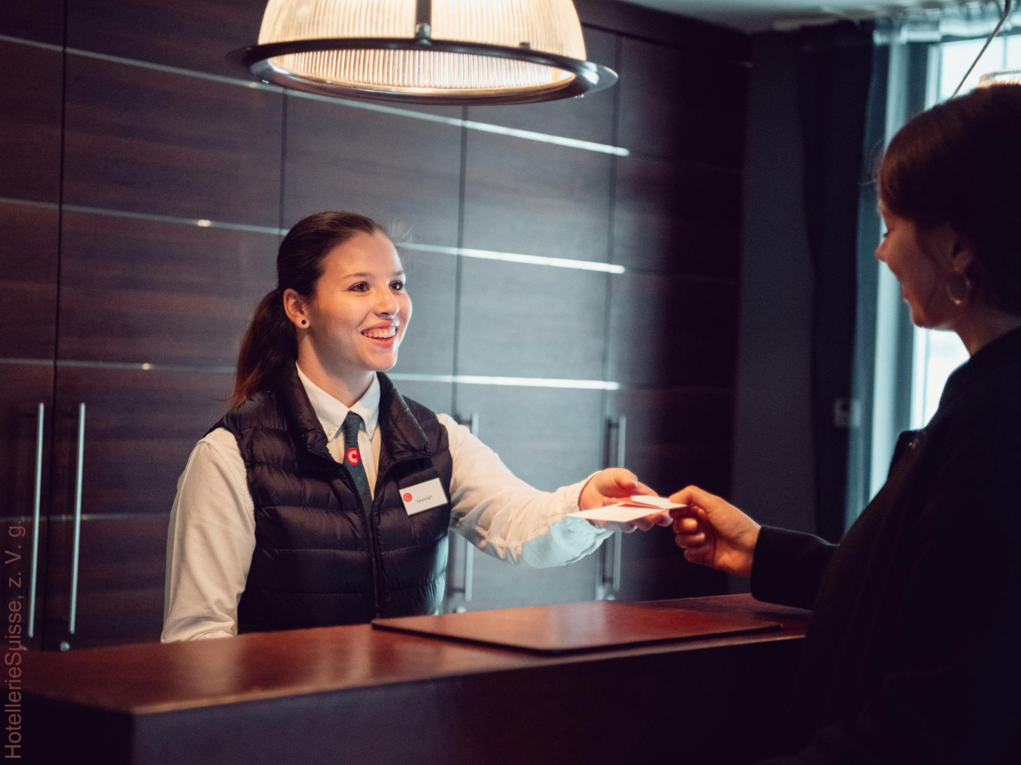 Hotel-Kommunikations­fachmann/-frau EFZ | Berufsfachschule Oberwallis